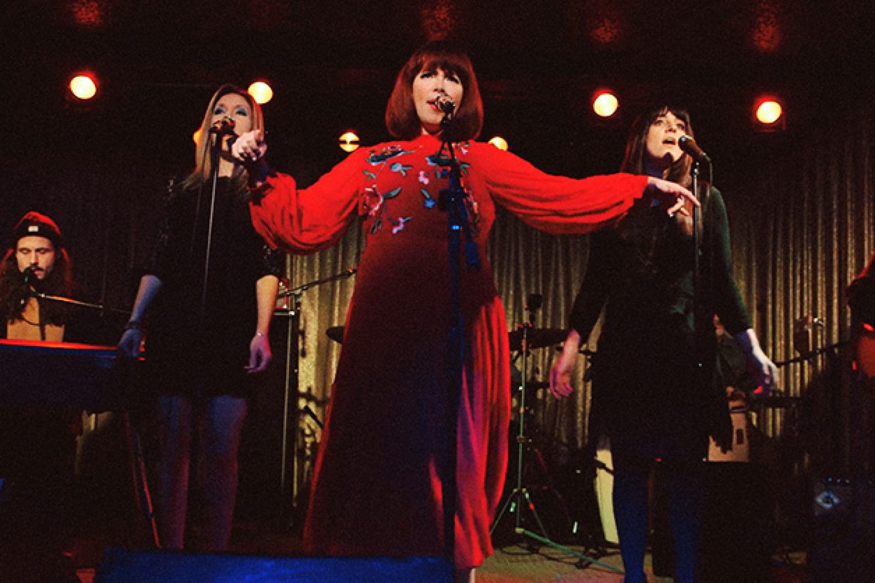 Annie J | Singer, Performer, Artist | Seattle