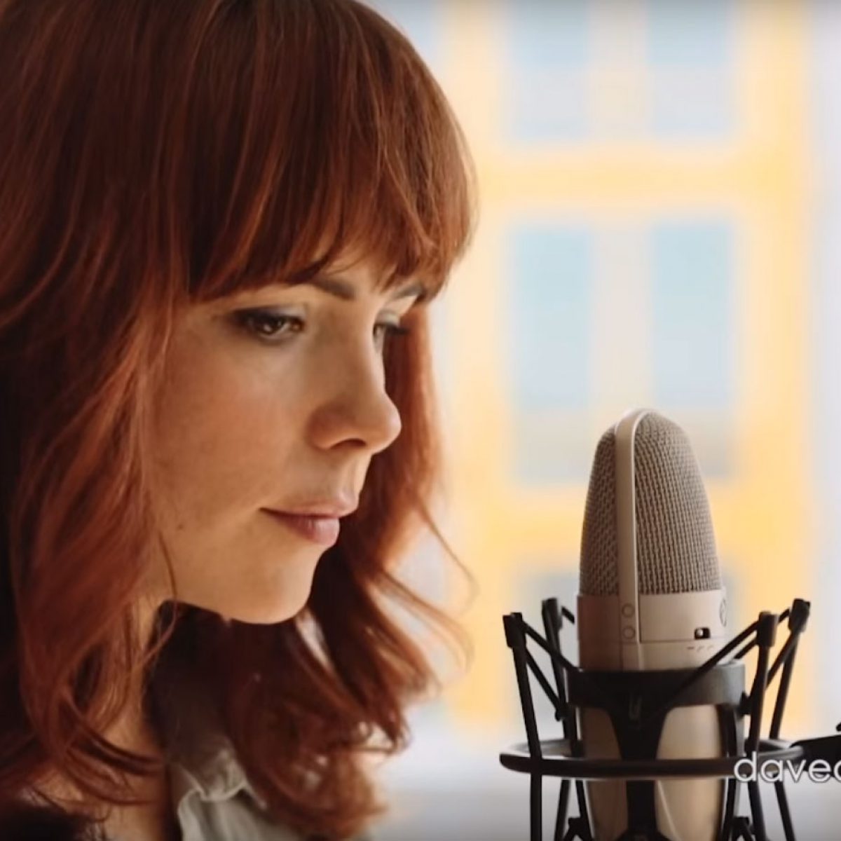 Annie J | Singer, Performer, Artist | Seattle